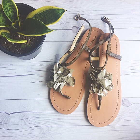Shoes | Xhilaration Floral Sandals | Poshmark